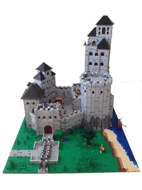 Enormes y Hermosos Castillos de LEGO - La Cueva del Lobo